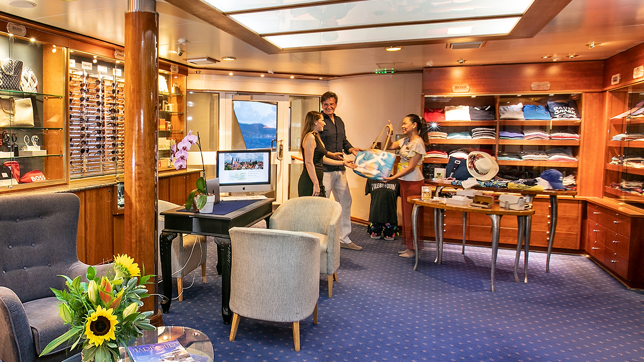 Meet the Crew: Q&A with Tess - SeaDream Yacht Club